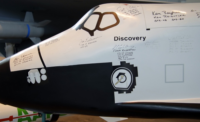Space Shuttle “Discovery” autographed model – Preserving our History