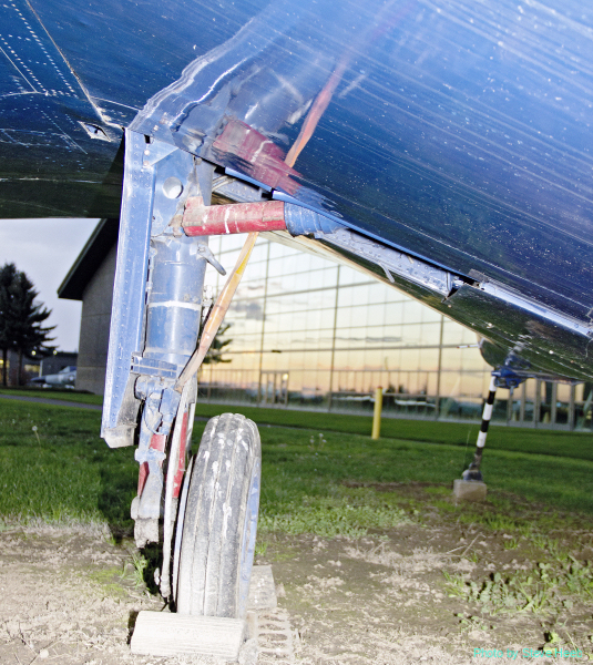 F9F-2 Panther Wheel Wells (Struts, Undercarriage Doors, Wheels ...